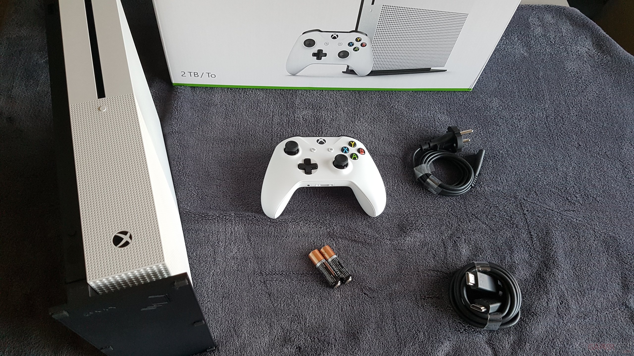 UNBOXING - Xbox One S : notre déballage maison de la nouvelle console ...
