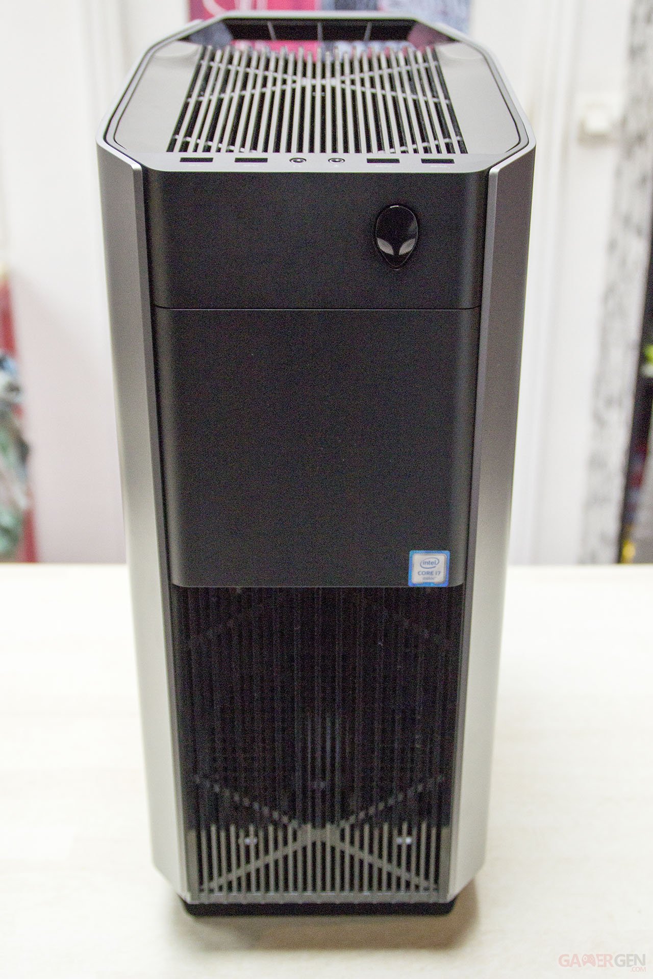 TEST - Alienware Aurora R5 : une tour sobre, mais une configuration ...