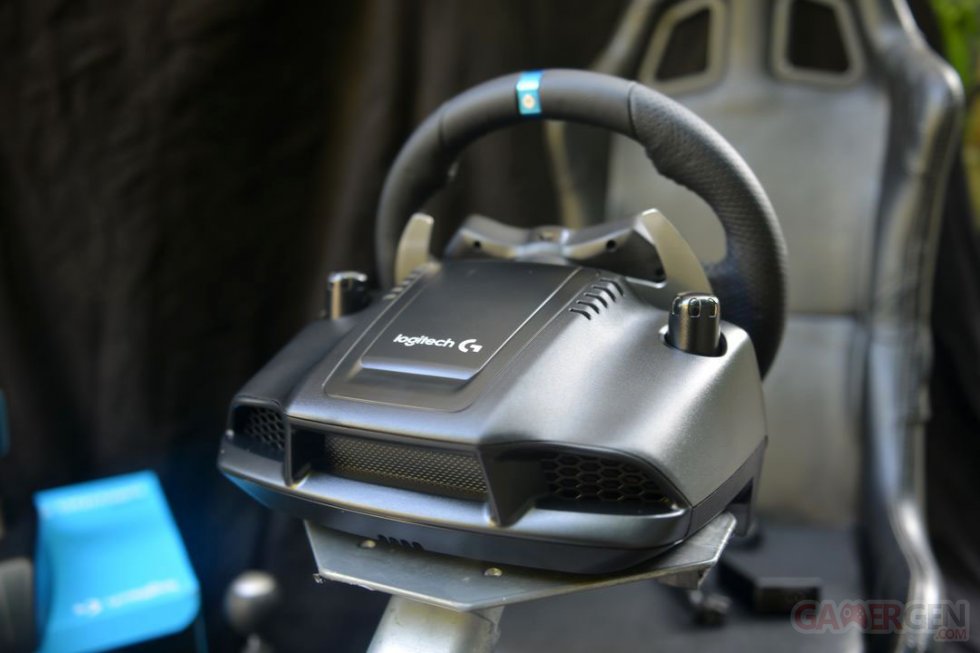 Image Logitech G29 Volant Ps4 PC UNBOXING 0024 - GAMERGEN.COM