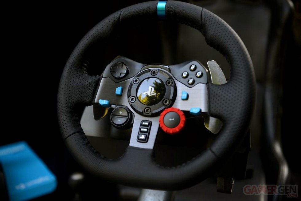 Image Logitech G29 Volant Ps4 PC UNBOXING 0029 - GAMERGEN.COM
