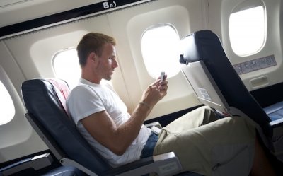 Smartphones et tablettes bientôt autorisés en avion au décollage et à l ...