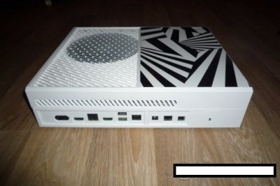 Xbox One : des images d'un prototype ''Zebra'' - GAMERGEN.COM
